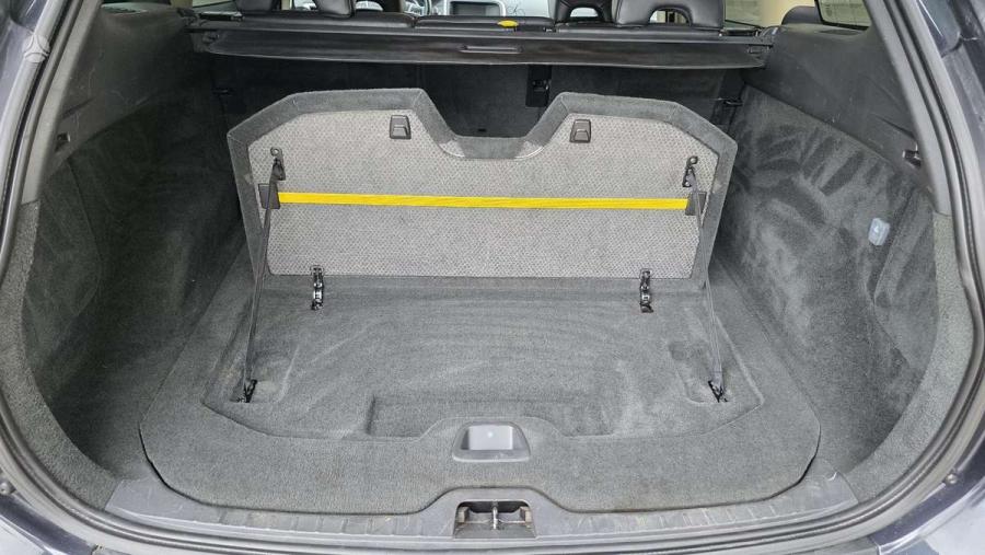 Pelēks Volvo XC60 2010 Šauļi, ar dzinēja tilpumu 2.40 L un nobraukumu 284 tūkst. km par 7750 €, foto 36 vietnē AUTOMOTO.COM.LV