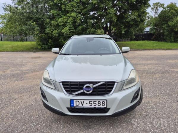 Grey Volvo XC60 2010 in Valmiera, with an engine capacity of 2.40 L and mileage of 379 thousand km for 6300 €, photo 2 on AUTOMOTO.COM.LV