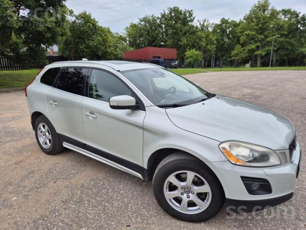 Grey Volvo XC60 2010 in Valmiera, with an engine capacity of 2.40 L and mileage of 379 thousand km for 6300 €, photo 3 on AUTOMOTO.COM.LV