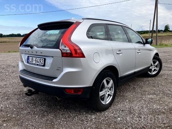 Grey Volvo XC60 2010 in Talsi, with an engine capacity of 2.40 L and mileage of 0 thousand km for 7500 €, photo 3 on AUTOMOTO.COM.LV