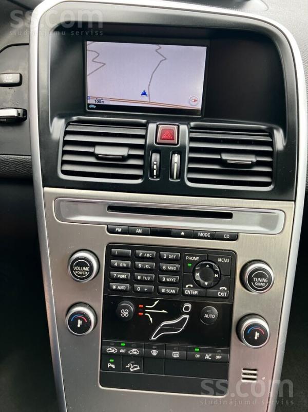 Grey Volvo XC60 2010 in Talsi, with an engine capacity of 2.40 L and mileage of 0 thousand km for 7500 €, photo 8 on AUTOMOTO.COM.LV
