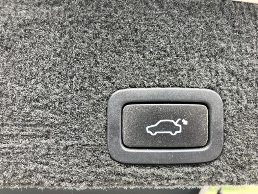 Pelēks Volvo XC60 2010 Talsi, ar dzinēja tilpumu 2.40 L un nobraukumu 0 tūkst. km par 6999 €, foto 12 vietnē AUTOMOTO.COM.LV