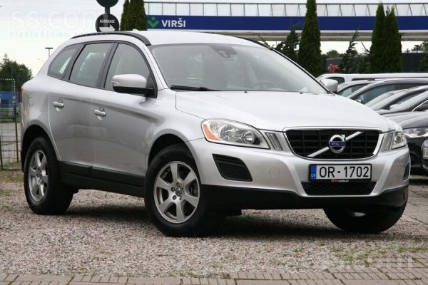Grey Volvo XC60 2010 in Tukums, with an engine capacity of 2.40 L and mileage of 168 thousand km for 8250 €, photo 2 on AUTOMOTO.COM.LV