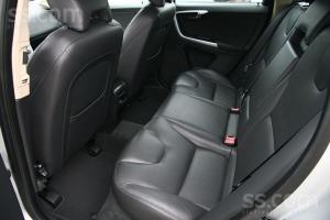 Grey Volvo XC60 2010 in Tukums, with an engine capacity of 2.40 L and mileage of 168 thousand km for 8250 €, photo 7 on AUTOMOTO.COM.LV