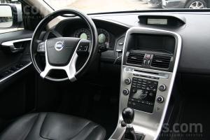 Grey Volvo XC60 2010 in Tukums, with an engine capacity of 2.40 L and mileage of 168 thousand km for 8250 €, photo 10 on AUTOMOTO.COM.LV