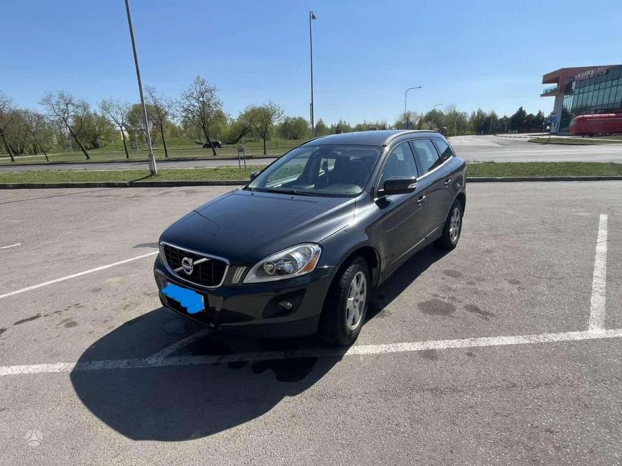 Pelēks Volvo XC60 2010 Panevēža, ar dzinēja tilpumu 2.40 L un nobraukumu 300 tūkst. km par 7200 €, foto 4 vietnē AUTOMOTO.COM.LV