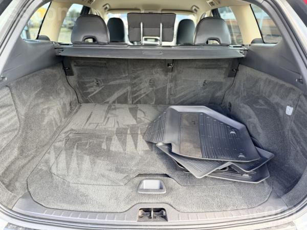 Grey Volvo XC60 2010 in Riga, with an engine capacity of 2.40 L and mileage of 290 thousand km for 8995 €, photo 7 on AUTOMOTO.COM.LV