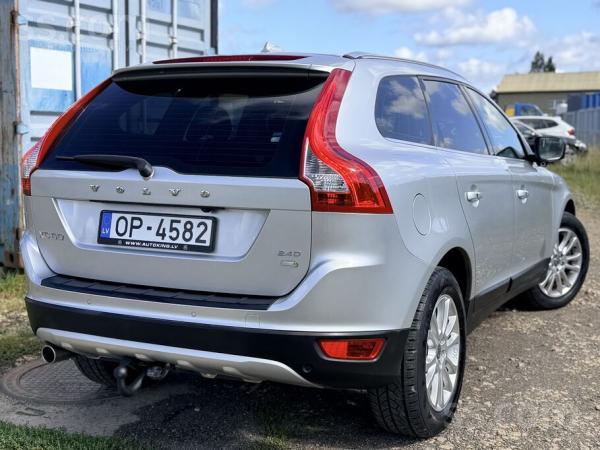 Grey Volvo XC60 2010 in Riga, with an engine capacity of 2.40 L and mileage of 290 thousand km for 8995 €, photo 5 on AUTOMOTO.COM.LV