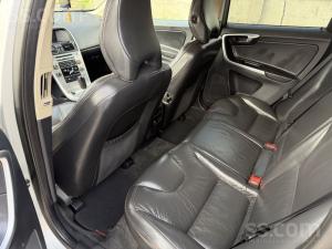 Grey Volvo XC60 2010 in Rezekne, with an engine capacity of 2.40 L and mileage of 0 thousand km for 6950 €, photo 11 on AUTOMOTO.COM.LV