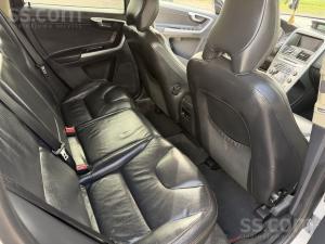 Grey Volvo XC60 2010 in Rezekne, with an engine capacity of 2.40 L and mileage of 0 thousand km for 6950 €, photo 13 on AUTOMOTO.COM.LV