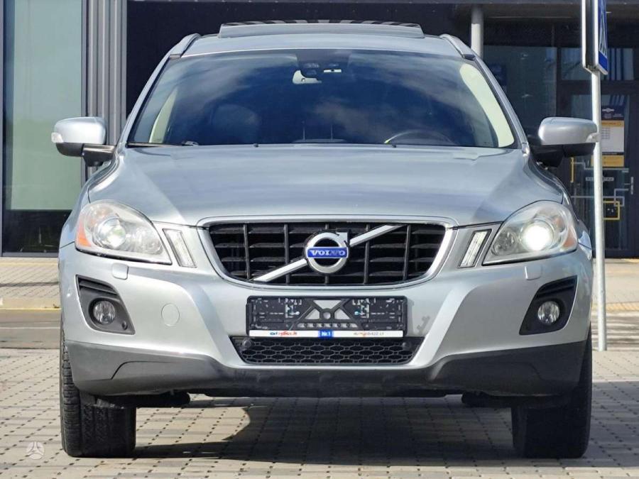 Pelēks Volvo XC60 2010 Šauļi, ar dzinēja tilpumu 3.00 L un nobraukumu 0 tūkst. km par 6800 €, foto 3 vietnē AUTOMOTO.COM.LV