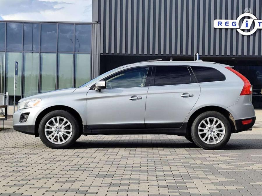 Pelēks Volvo XC60 2010 Šauļi, ar dzinēja tilpumu 3.00 L un nobraukumu 0 tūkst. km par 6800 €, foto 5 vietnē AUTOMOTO.COM.LV