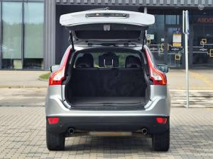Pelēks Volvo XC60 2010 Šauļi, ar dzinēja tilpumu 3.00 L un nobraukumu 0 tūkst. km par 6800 €, foto 8 vietnē AUTOMOTO.COM.LV