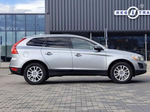 Pelēks Volvo XC60 2010 Šauļi, ar dzinēja tilpumu 3.00 L un nobraukumu 0 tūkst. km par 6800 €, foto 10 vietnē AUTOMOTO.COM.LV