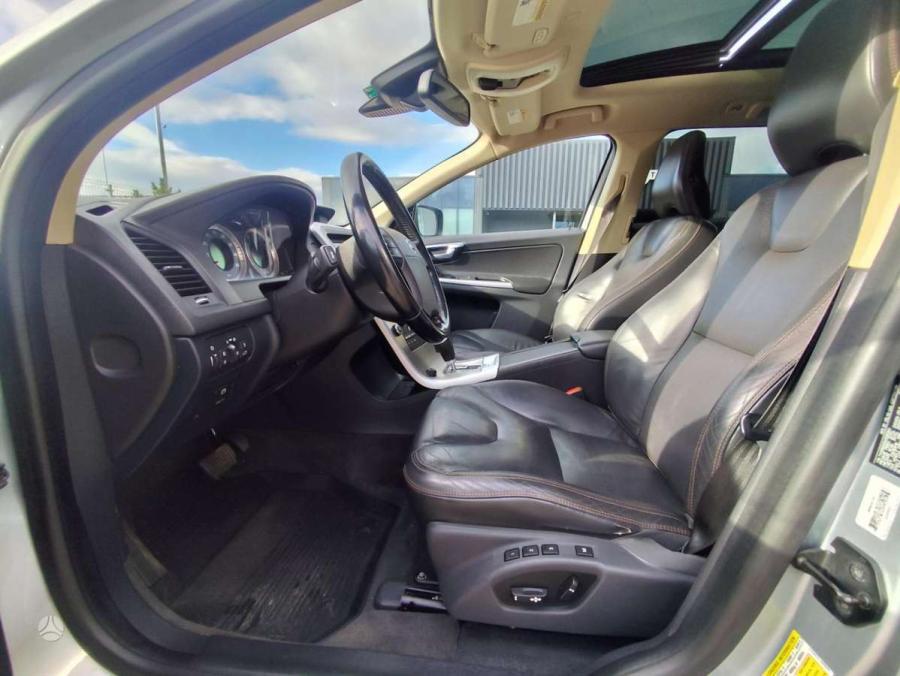 Pelēks Volvo XC60 2010 Šauļi, ar dzinēja tilpumu 3.00 L un nobraukumu 0 tūkst. km par 6800 €, foto 13 vietnē AUTOMOTO.COM.LV