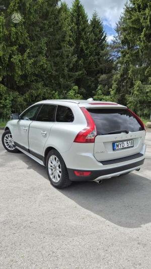 Pelēks Volvo XC60 2010 Viļņa, ar dzinēja tilpumu 2.40 L un nobraukumu 281 tūkst. km par 9300 €, foto 7 vietnē AUTOMOTO.COM.LV