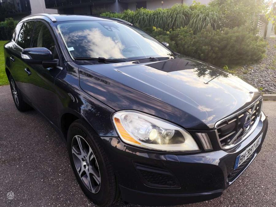 Pelēks Volvo XC60 2010 Kauņa, ar dzinēja tilpumu 2.00 L un nobraukumu 260 tūkst. km par 6499 €, foto 4 vietnē AUTOMOTO.COM.LV