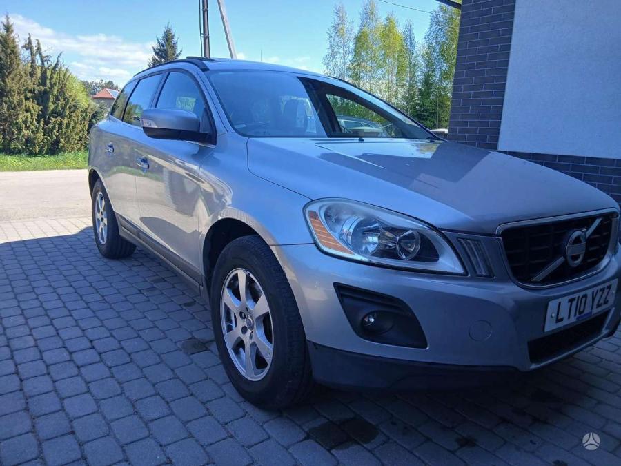 Grey Volvo XC60 2010 in Silute, with an engine capacity of 2.40 L and mileage of 155 thousand km for 2999 €, photo 3 on AUTOMOTO.COM.LV