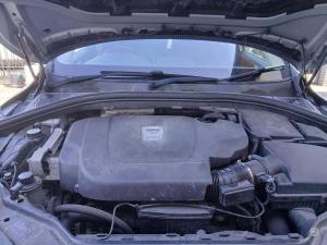 Grey Volvo XC60 2010 in Silute, with an engine capacity of 2.40 L and mileage of 155 thousand km for 2999 €, photo 11 on AUTOMOTO.COM.LV