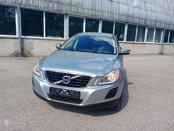 Pelēks Volvo XC60 2010 Alīta, ar dzinēja tilpumu 2.40 L un nobraukumu 268 tūkst. km par 7000 €, foto 5 vietnē AUTOMOTO.COM.LV