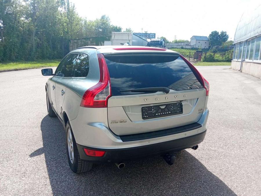 Pelēks Volvo XC60 2010 Alīta, ar dzinēja tilpumu 2.40 L un nobraukumu 268 tūkst. km par 7000 €, foto 11 vietnē AUTOMOTO.COM.LV