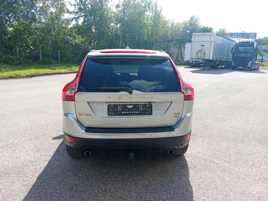 Pelēks Volvo XC60 2010 Alīta, ar dzinēja tilpumu 2.40 L un nobraukumu 268 tūkst. km par 7000 €, foto 12 vietnē AUTOMOTO.COM.LV