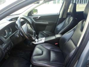 Pelēks Volvo XC60 2010 Alīta, ar dzinēja tilpumu 2.40 L un nobraukumu 268 tūkst. km par 7000 €, foto 20 vietnē AUTOMOTO.COM.LV