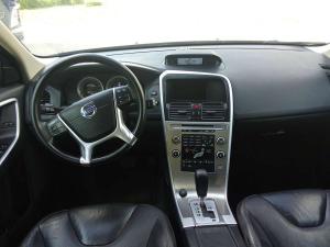 Pelēks Volvo XC60 2010 Alīta, ar dzinēja tilpumu 2.40 L un nobraukumu 268 tūkst. km par 7000 €, foto 21 vietnē AUTOMOTO.COM.LV