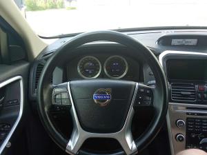 Pelēks Volvo XC60 2010 Alīta, ar dzinēja tilpumu 2.40 L un nobraukumu 268 tūkst. km par 7000 €, foto 23 vietnē AUTOMOTO.COM.LV