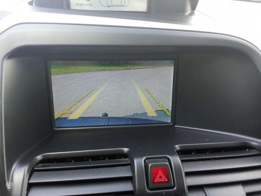 Pelēks Volvo XC60 2010 Alīta, ar dzinēja tilpumu 2.40 L un nobraukumu 268 tūkst. km par 7000 €, foto 27 vietnē AUTOMOTO.COM.LV