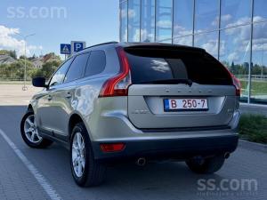 Grey Volvo XC60 2010 in Rezekne, with an engine capacity of 2.40 L and mileage of 268 thousand km for 7990 €, photo 6 on AUTOMOTO.COM.LV
