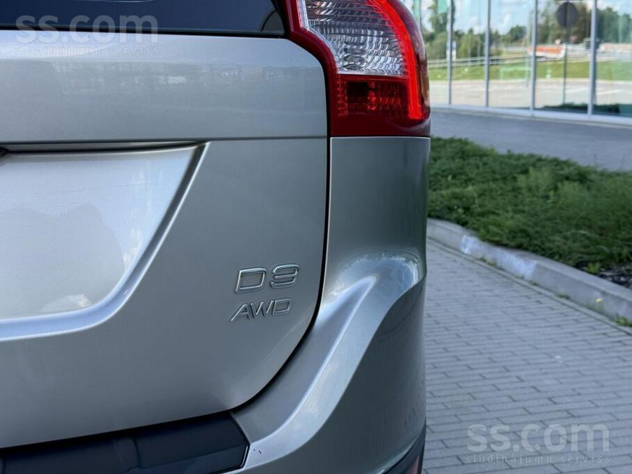Grey Volvo XC60 2010 in Rezekne, with an engine capacity of 2.40 L and mileage of 268 thousand km for 7990 €, photo 9 on AUTOMOTO.COM.LV
