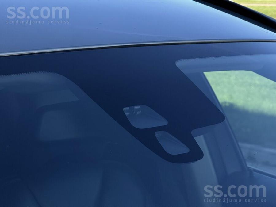 Grey Volvo XC60 2010 in Rezekne, with an engine capacity of 2.40 L and mileage of 268 thousand km for 7990 €, photo 11 on AUTOMOTO.COM.LV