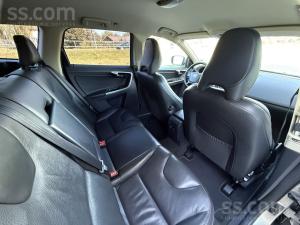 Grey Volvo XC60 2010 in Rezekne, with an engine capacity of 2.40 L and mileage of 268 thousand km for 7990 €, photo 15 on AUTOMOTO.COM.LV