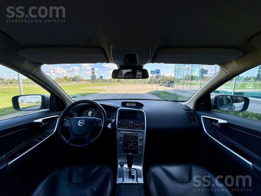 Grey Volvo XC60 2010 in Rezekne, with an engine capacity of 2.40 L and mileage of 268 thousand km for 7990 €, photo 16 on AUTOMOTO.COM.LV