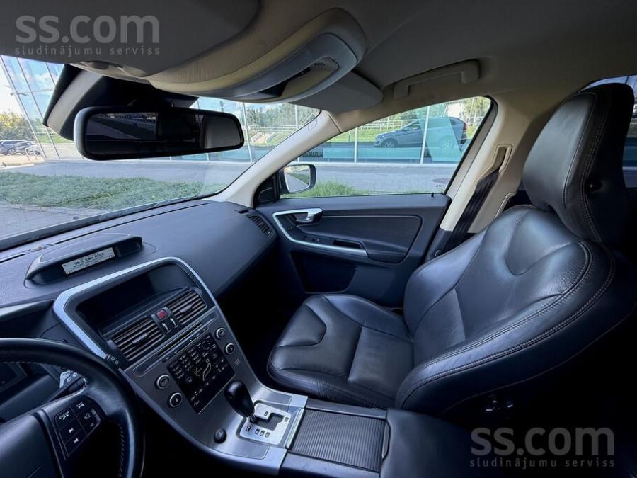 Grey Volvo XC60 2010 in Rezekne, with an engine capacity of 2.40 L and mileage of 268 thousand km for 7990 €, photo 18 on AUTOMOTO.COM.LV