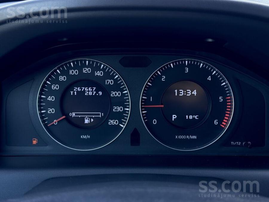 Grey Volvo XC60 2010 in Rezekne, with an engine capacity of 2.40 L and mileage of 268 thousand km for 7990 €, photo 24 on AUTOMOTO.COM.LV