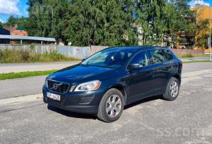 Pelēks Volvo XC60 2010 Valmiera, ar dzinēja tilpumu 2.00 L un nobraukumu 441 tūkst. km par 4300 €, foto 4 vietnē AUTOMOTO.COM.LV
