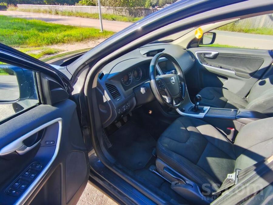 Pelēks Volvo XC60 2010 Valmiera, ar dzinēja tilpumu 2.00 L un nobraukumu 441 tūkst. km par 4300 €, foto 11 vietnē AUTOMOTO.COM.LV