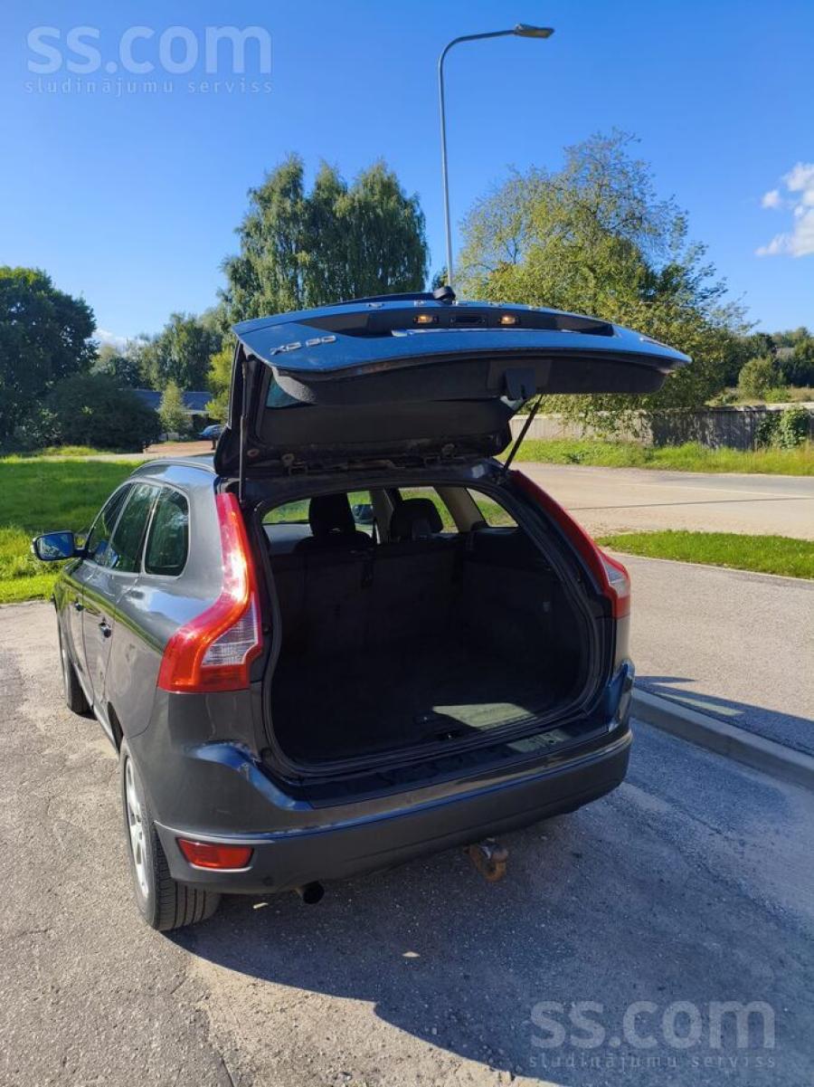 Pelēks Volvo XC60 2010 Valmiera, ar dzinēja tilpumu 2.00 L un nobraukumu 441 tūkst. km par 4300 €, foto 12 vietnē AUTOMOTO.COM.LV