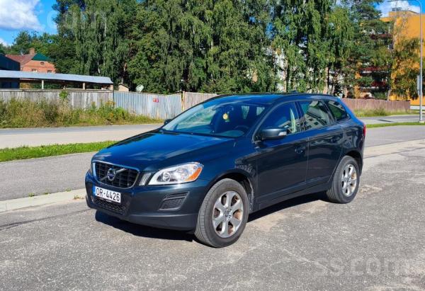 Pelēks Volvo XC60 2010 Valmiera, ar dzinēja tilpumu 2.00 L un nobraukumu 441 tūkst. km par 4300 €, foto 4 vietnē AUTOMOTO.COM.LV