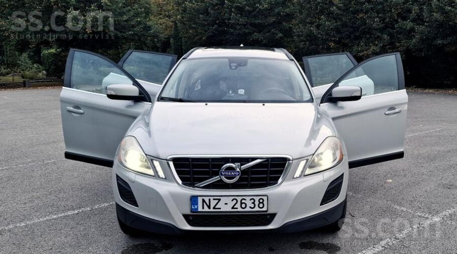 Pelēks Volvo XC60 2010 Jelgava, ar dzinēja tilpumu 2.00 L un nobraukumu 377 tūkst. km par 7000 €, foto 1 vietnē AUTOMOTO.COM.LV