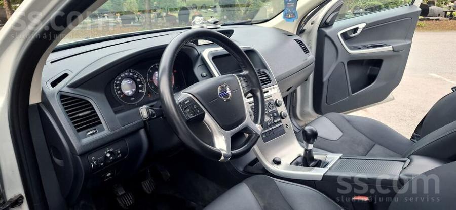 Pelēks Volvo XC60 2010 Jelgava, ar dzinēja tilpumu 2.00 L un nobraukumu 377 tūkst. km par 7000 €, foto 3 vietnē AUTOMOTO.COM.LV