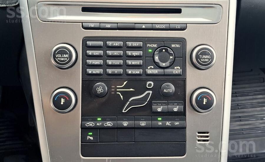 Pelēks Volvo XC60 2010 Jelgava, ar dzinēja tilpumu 2.00 L un nobraukumu 377 tūkst. km par 7000 €, foto 6 vietnē AUTOMOTO.COM.LV