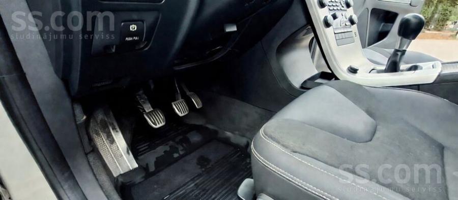 Pelēks Volvo XC60 2010 Jelgava, ar dzinēja tilpumu 2.00 L un nobraukumu 377 tūkst. km par 7000 €, foto 10 vietnē AUTOMOTO.COM.LV