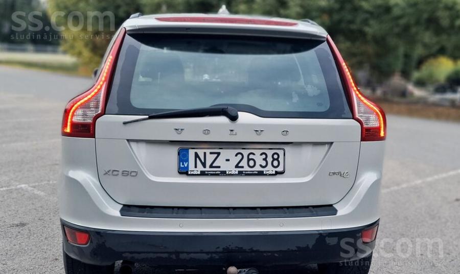 Pelēks Volvo XC60 2010 Jelgava, ar dzinēja tilpumu 2.00 L un nobraukumu 377 tūkst. km par 7000 €, foto 18 vietnē AUTOMOTO.COM.LV