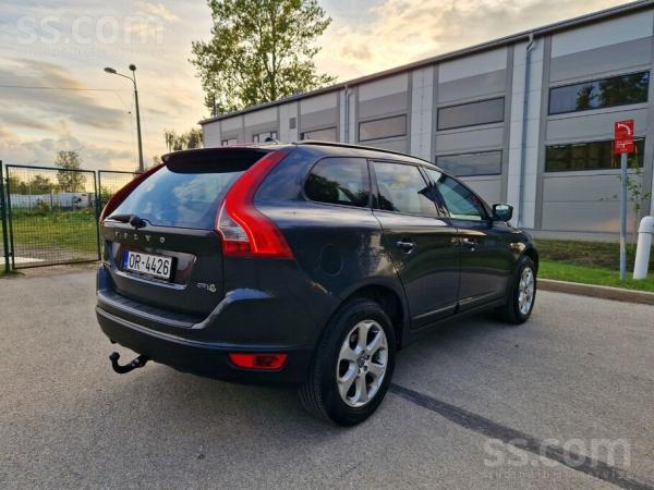 Volvo XC60 2010 Rīga vietnē Pelēks Volvo XC60 2010 Rīga, ar dzinēja tilpumu 2.00 L un nobraukumu 440 tūkst. km par 3990 €, foto 5 vietnē AUTOMOTO.COM.LV