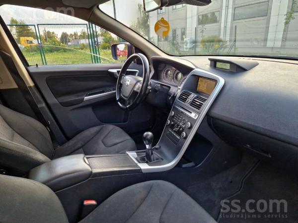 Volvo XC60 2010 Rīga vietnē Pelēks Volvo XC60 2010 Rīga, ar dzinēja tilpumu 2.00 L un nobraukumu 440 tūkst. km par 3990 €, foto 10 vietnē AUTOMOTO.COM.LV