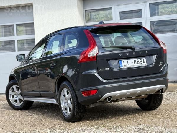 Grey Volvo XC60 2010 in Tukums, with an engine capacity of 2.40 L and mileage of 222 thousand km for 6499 €, photo 4 on AUTOMOTO.COM.LV