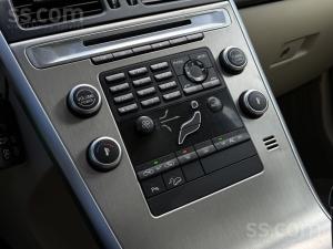 Grey Volvo XC60 2010 in Tukums, with an engine capacity of 2.40 L and mileage of 222 thousand km for 5790 €, photo 14 on AUTOMOTO.COM.LV